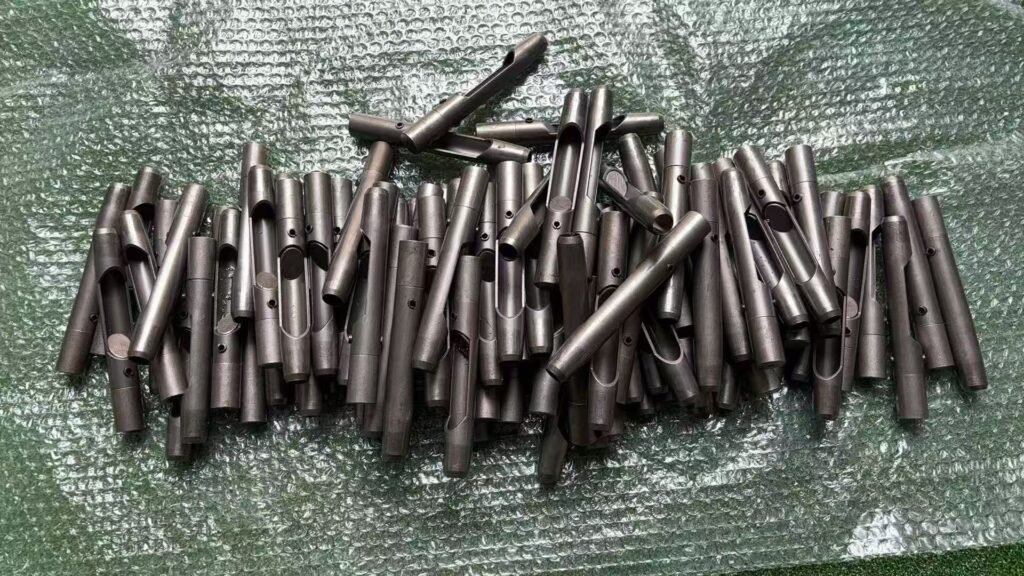 R&R Side-Eject Tine R201537 - 19 x 140 x12.7 - Mingxin Turf